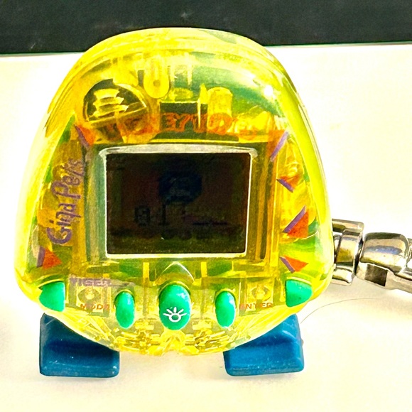Tiger Electronics | Other | 997 Looney Tunes Bugs Bunny Giga Pet | Poshmark